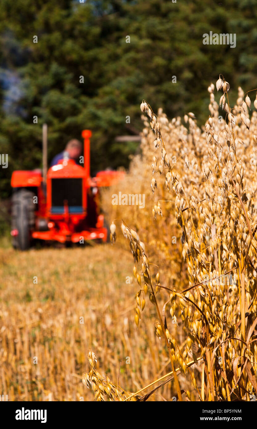 Ireland tractor tractors hi-res stock photography and images - Alamy