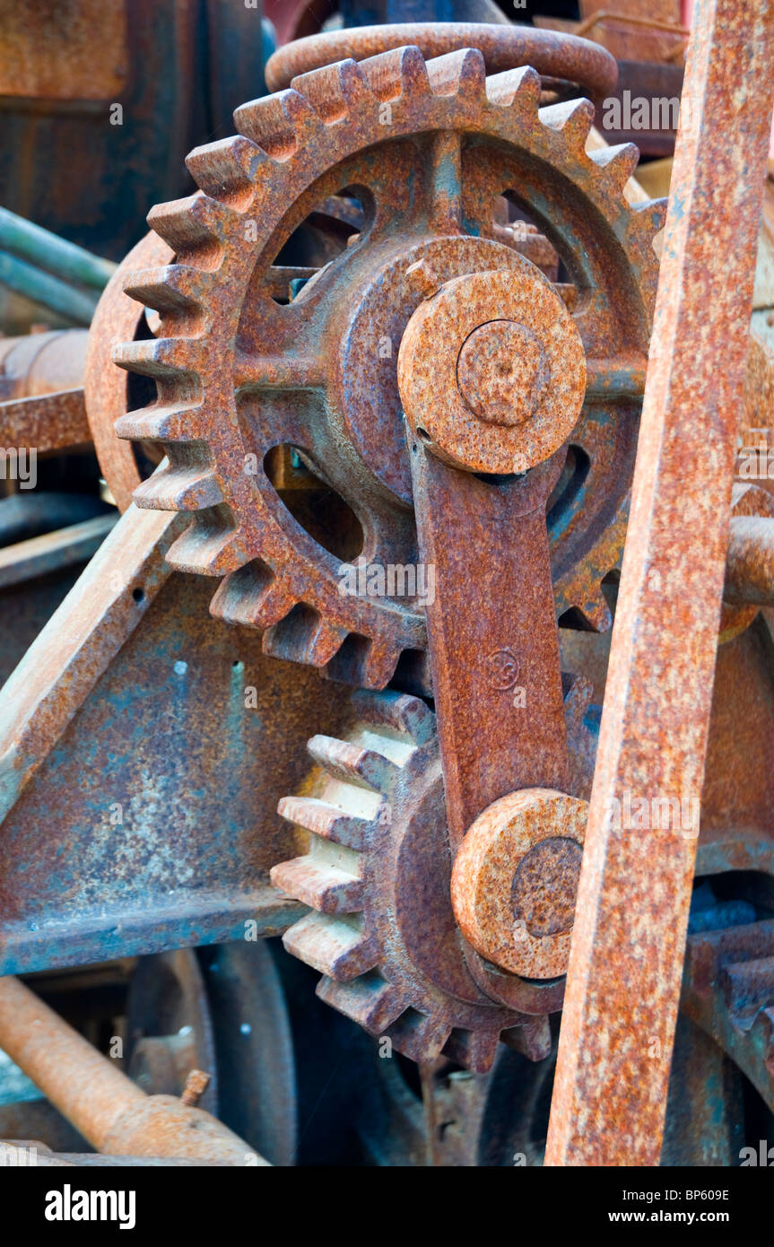Cogs and wheels hi-res stock photography and images - Alamy