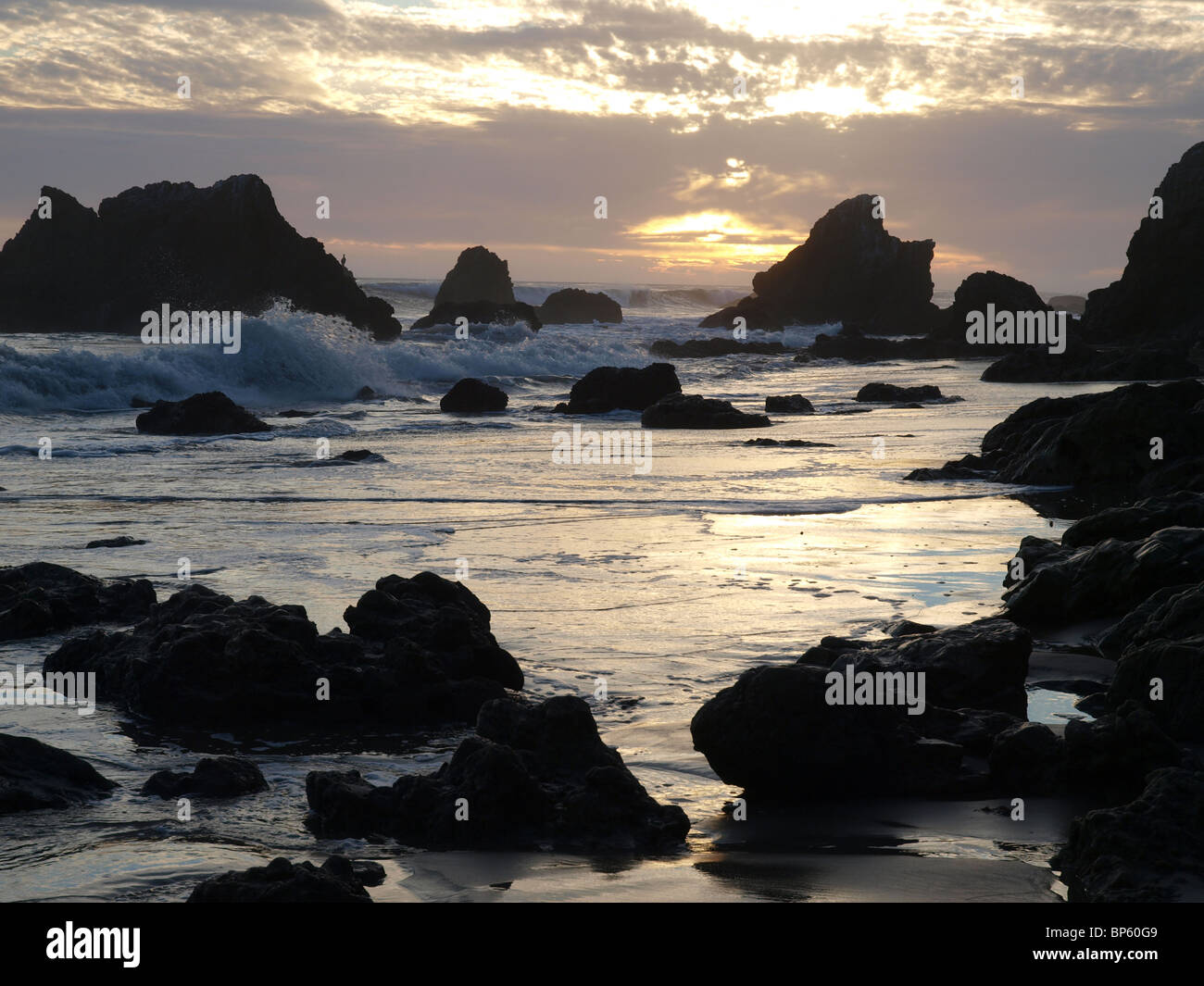 Crashing surf on the rocky California coast Stock Photo - Alamy