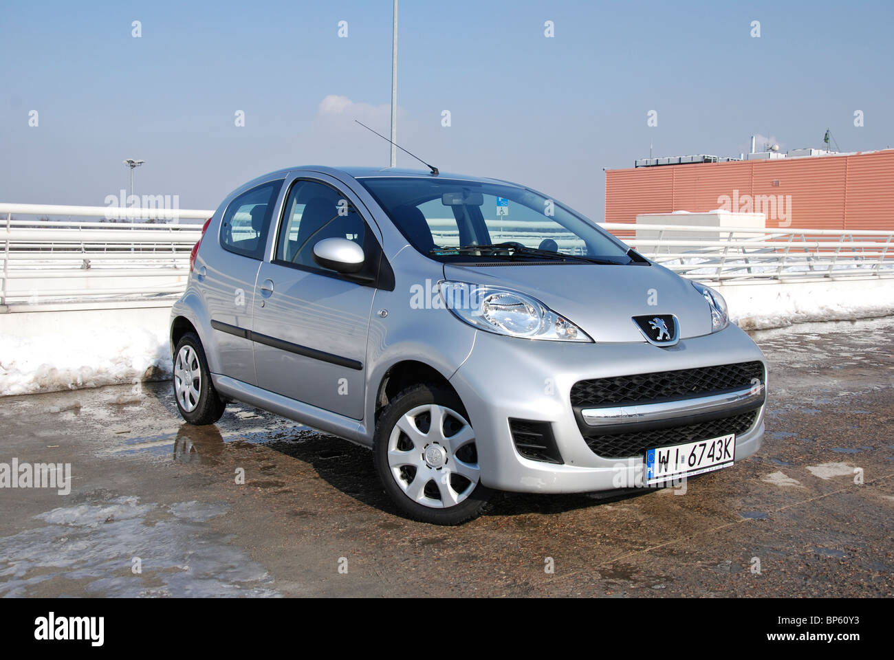 Peugeot 107 1.0 - 2008 (FL) - silver metallic - three doors (3D ...