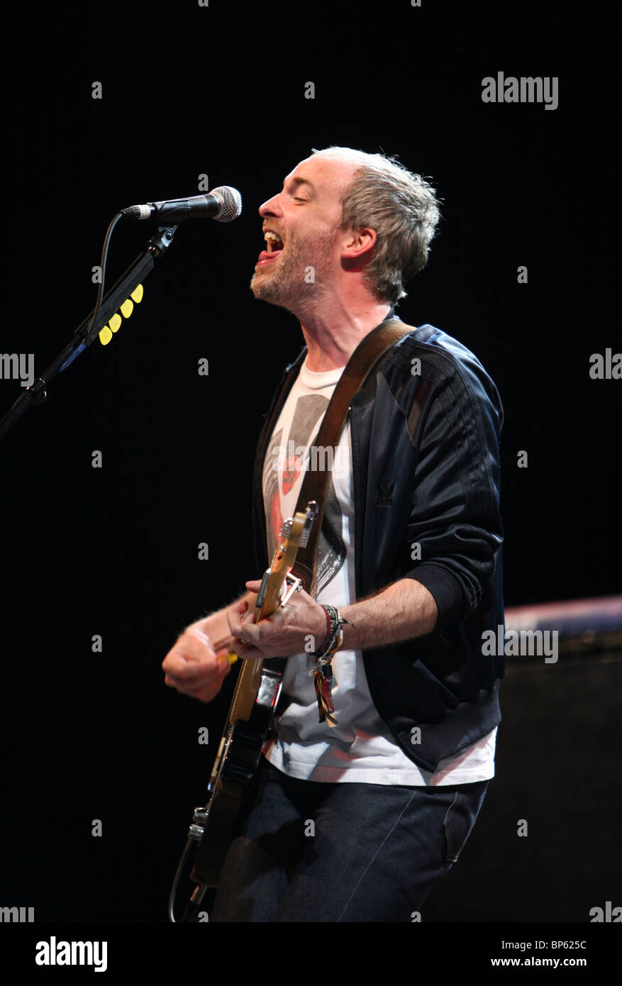 Fran Healy of Travis performing live on stage at V Festival Stock Photo ...