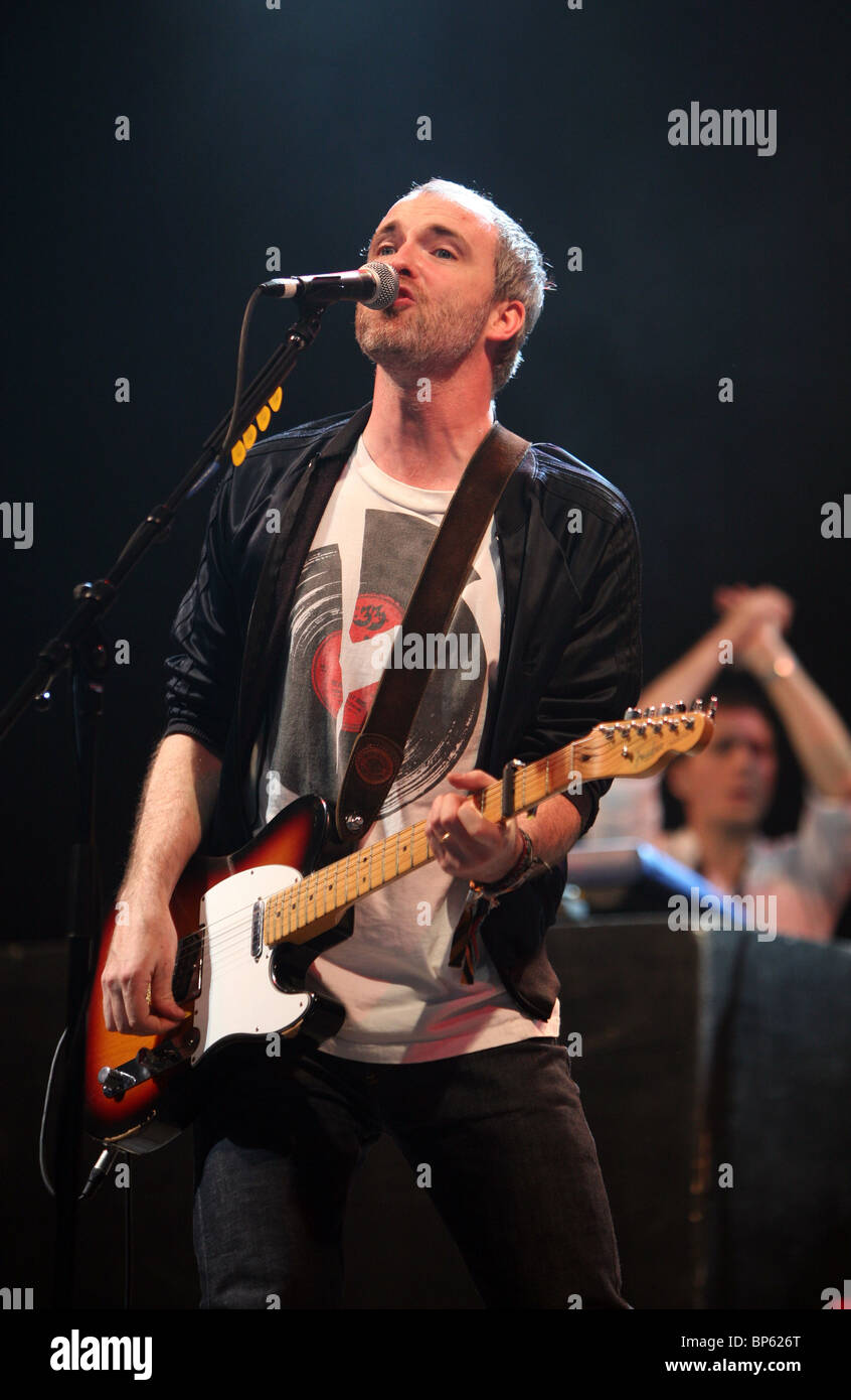 Travis Singer Fran Healy High Resolution Stock Photography and Images ...