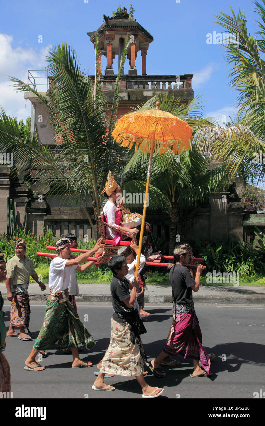 Indonesia, Bali, cremation ceremony procession Stock Photo - Alamy