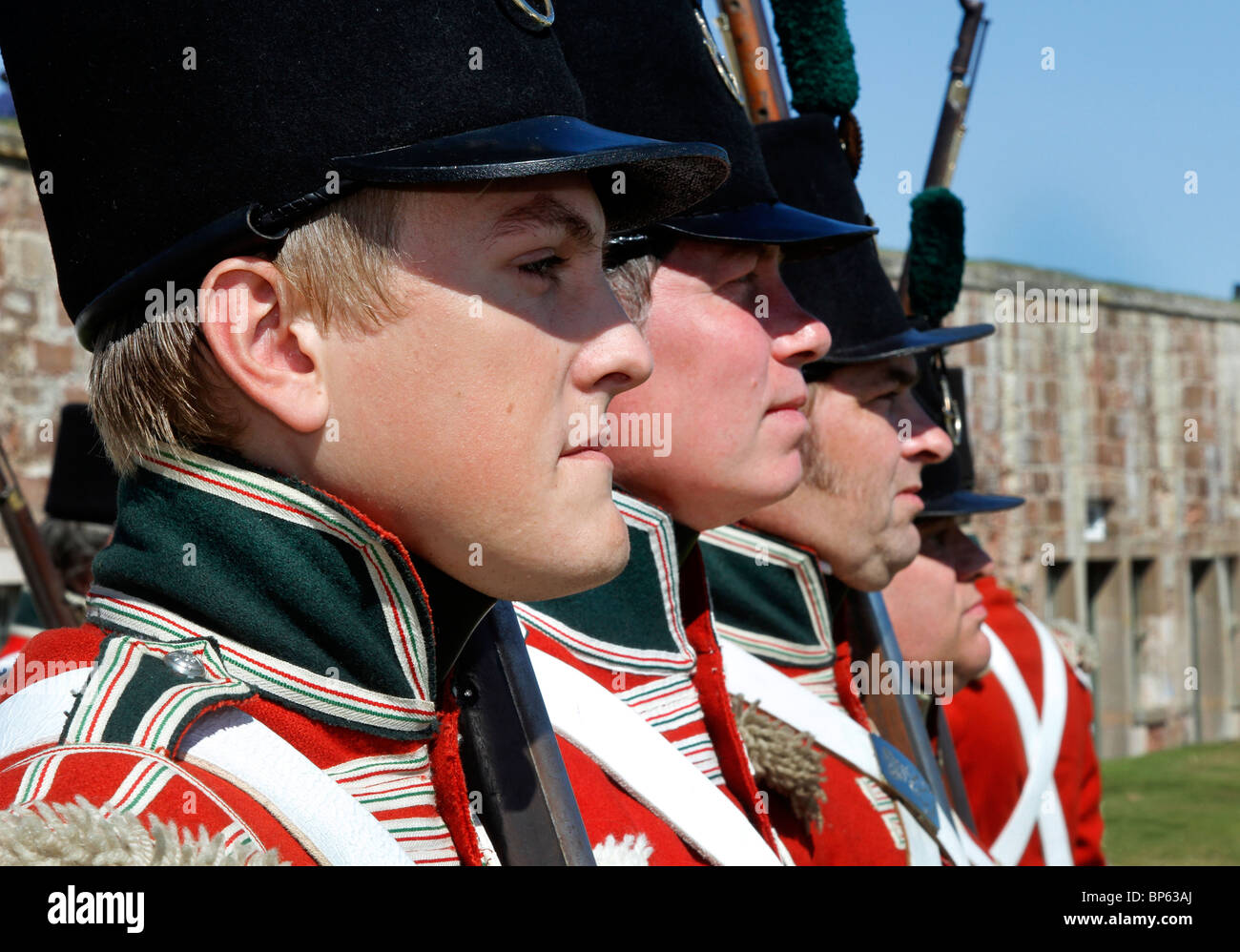 Armed English Redcoat; English soldiers British Army Fort George ...