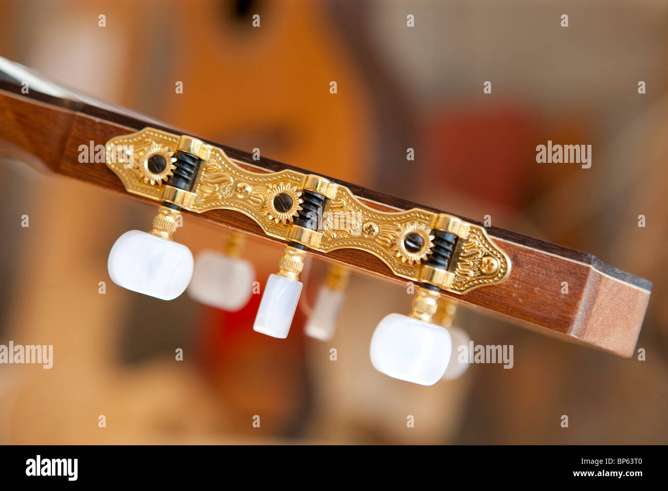 Guitar maker hi-res stock photography and images - Alamy