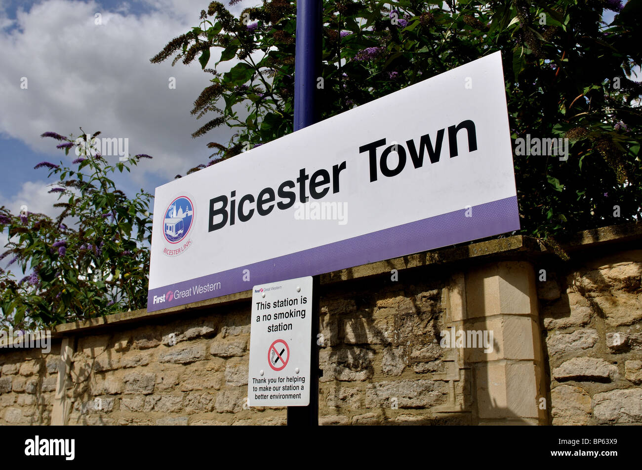 Bicester Town railway station sign, Oxfordshire, England, UK Stock ...