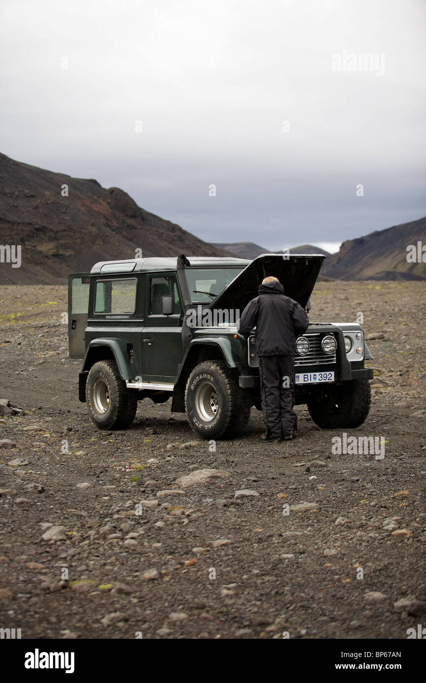 Land Rover Defender 90 300TDI broken down in the interior highlands of ...