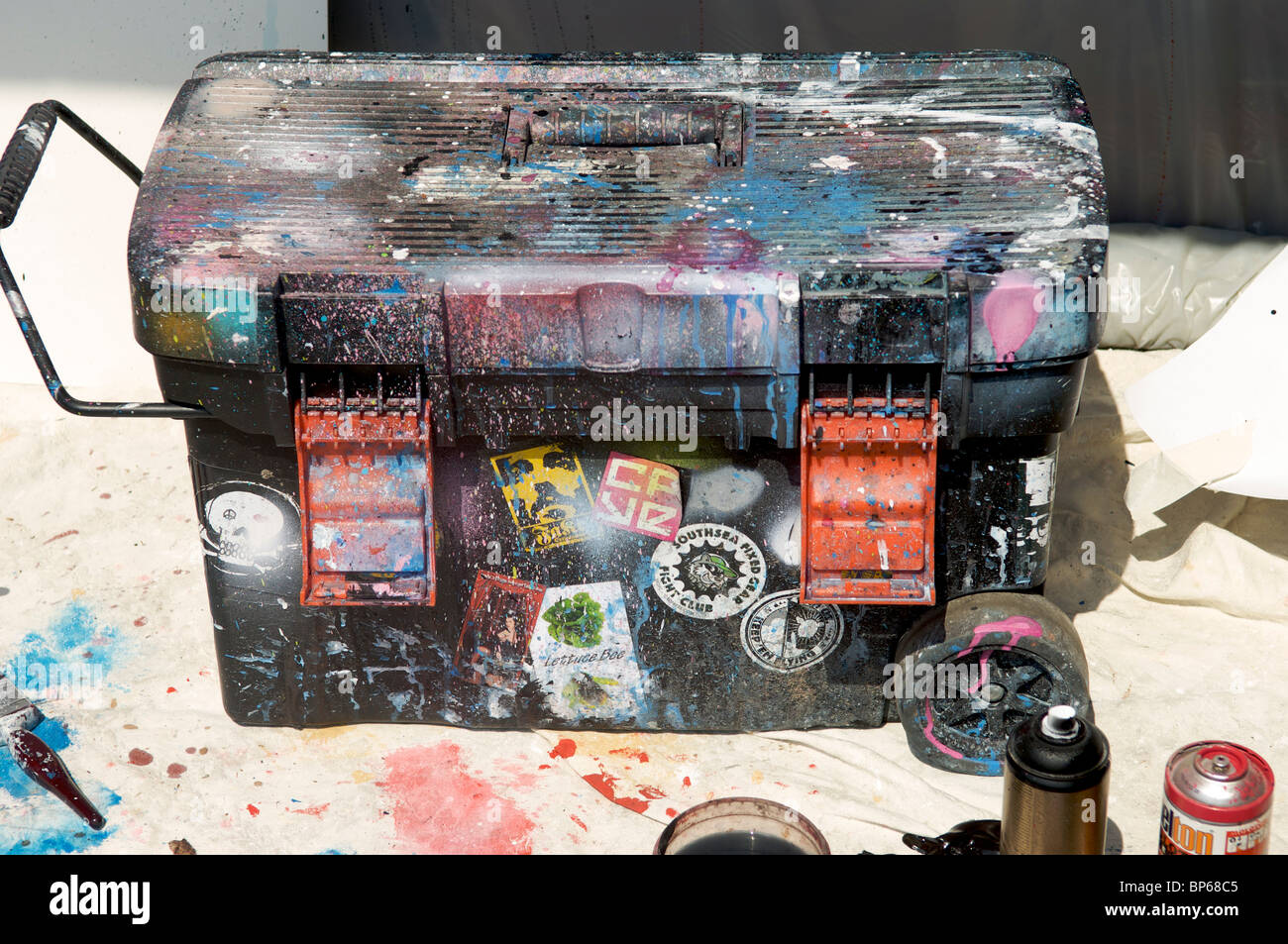 artists paint box Stock Photo - Alamy
