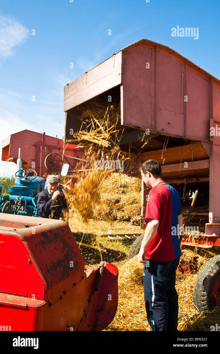 Threshing machine ireland hi-res stock photography and images - Alamy