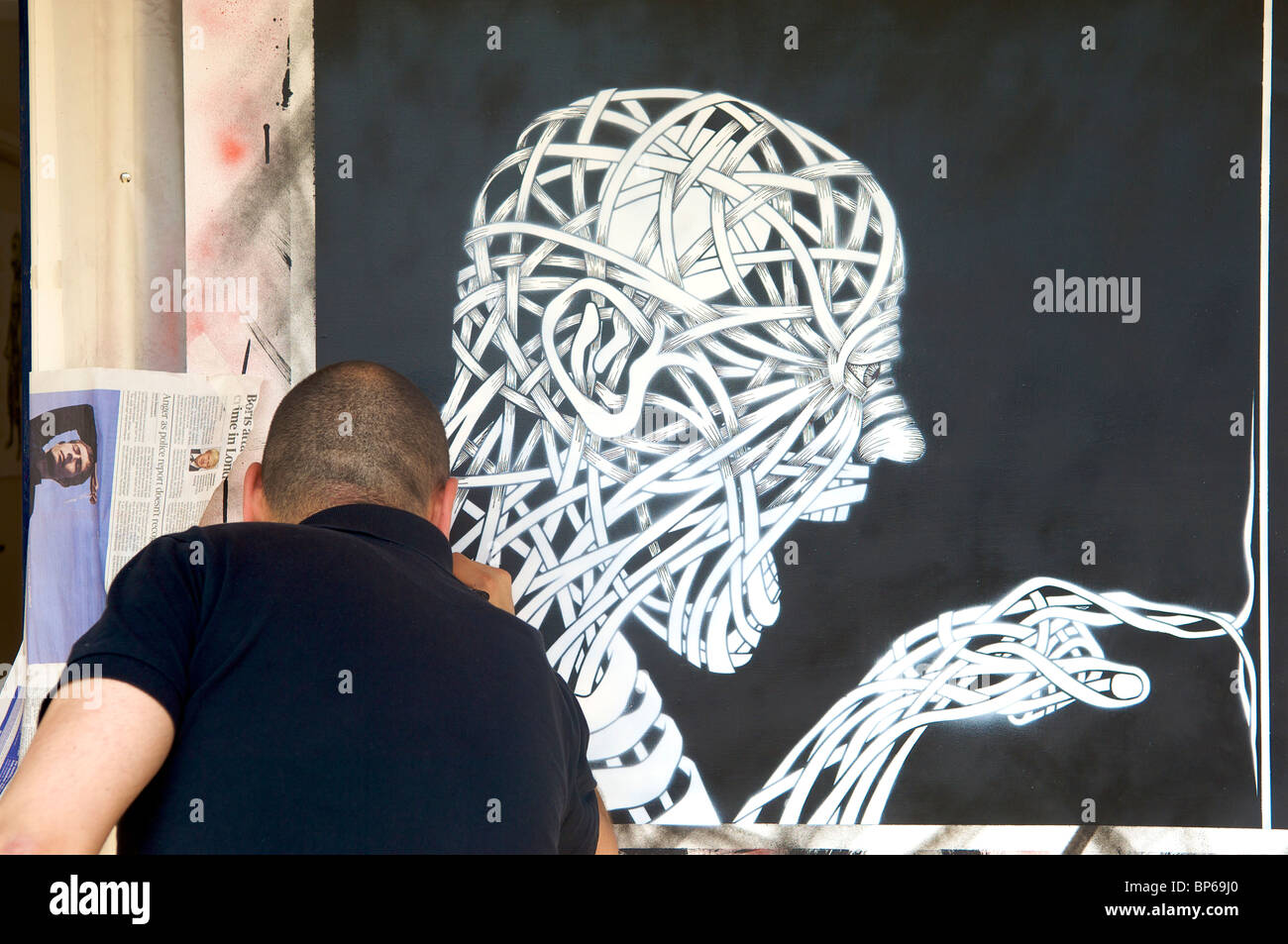 Artist working on head hi-res stock photography and images - Alamy