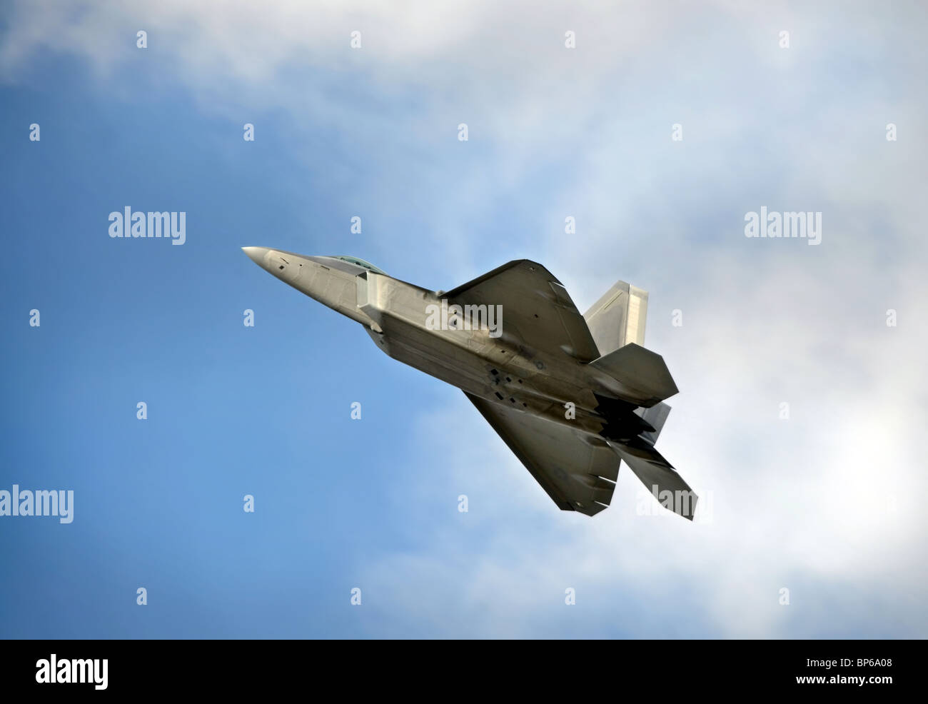 The US Air Force F-22 Raptor at The Royal International Air Tattoo at ...