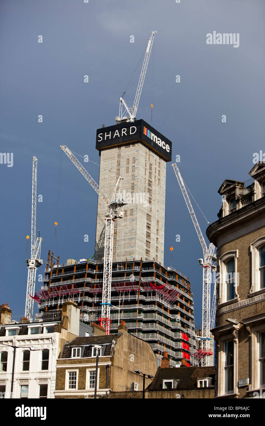 The Shard London Bridge aka Shard of Glass and 32 London Bridge, under ...