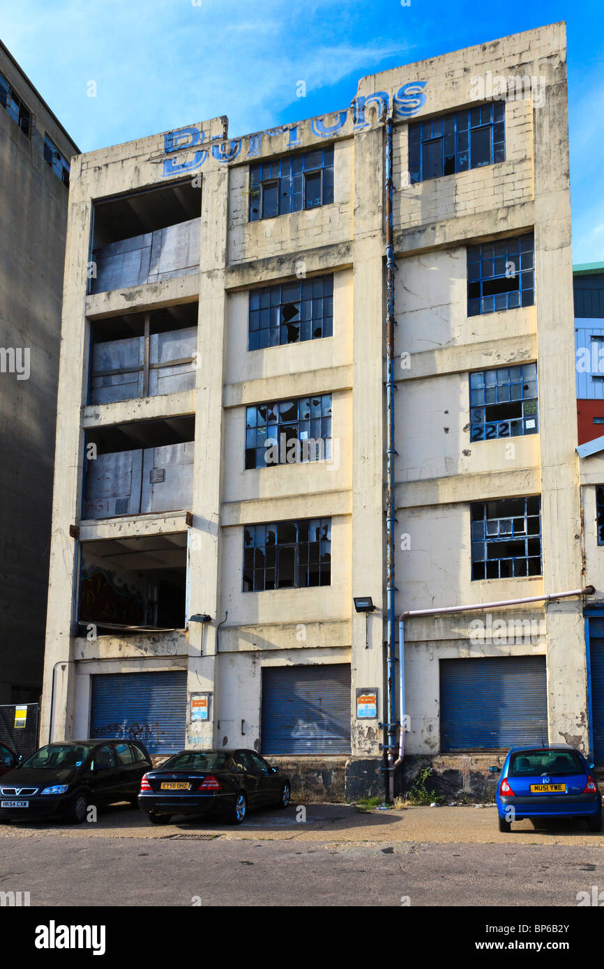 Dockside development in Ipswich town center, old and new buildings ...