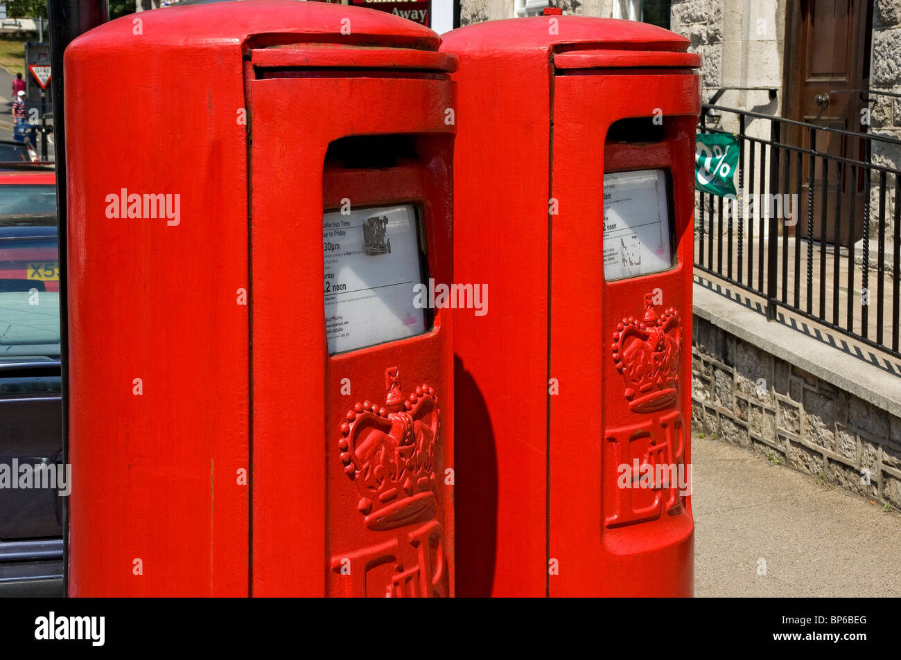 Red post office letter boxes uk hi-res stock photography and images - Alamy