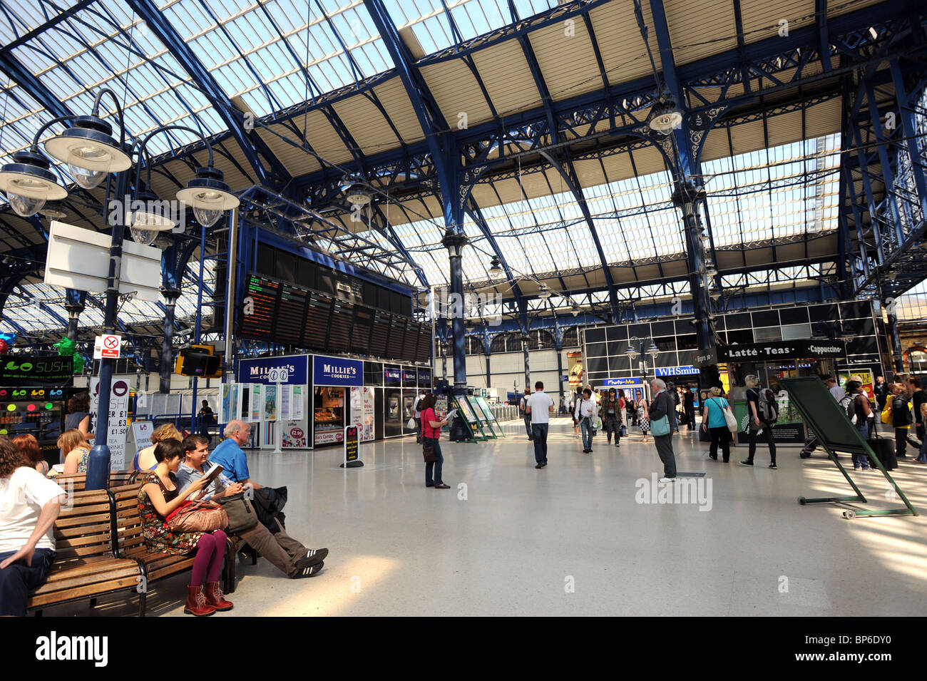 Inside Brighton Station Stock Photo - Alamy