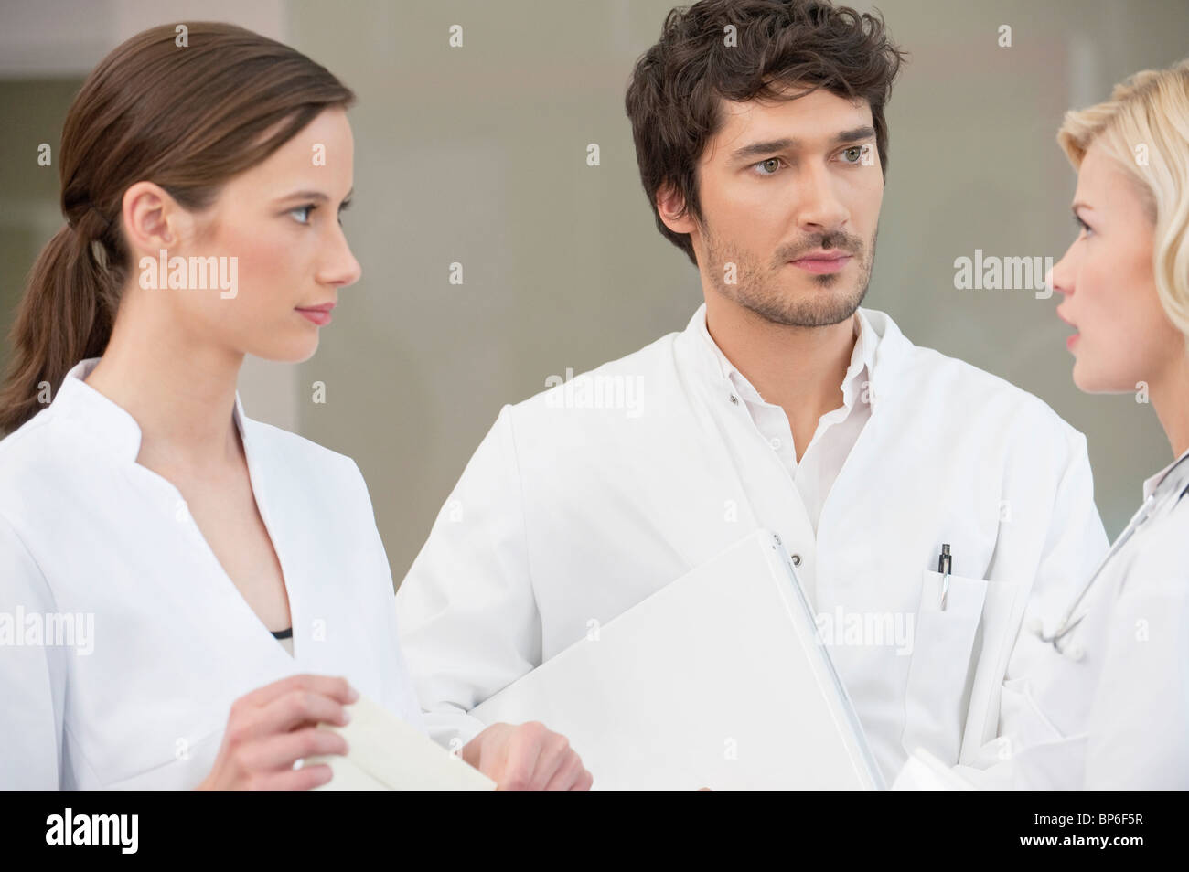 Doctors of color hi-res stock photography and images - Alamy
