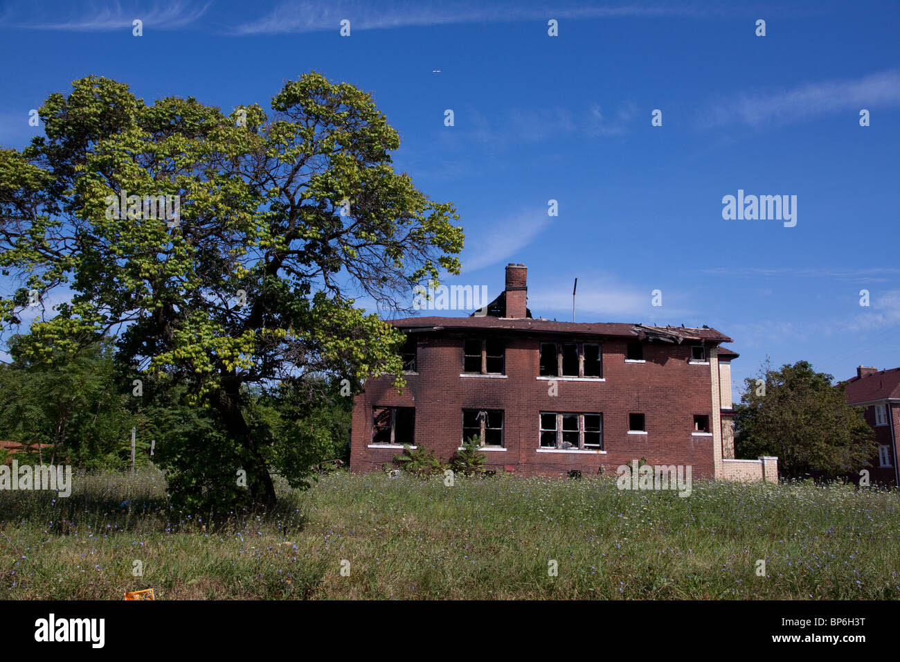 Run down house detroit hi-res stock photography and images - Alamy