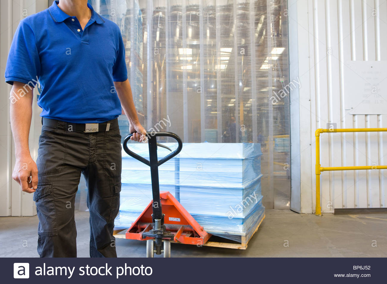 Loading Truck Warehouse Stock Photos & Loading Truck Warehouse Stock ...