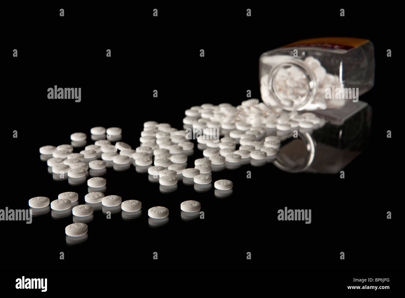 Pill bottle hi-res stock photography and images - Alamy