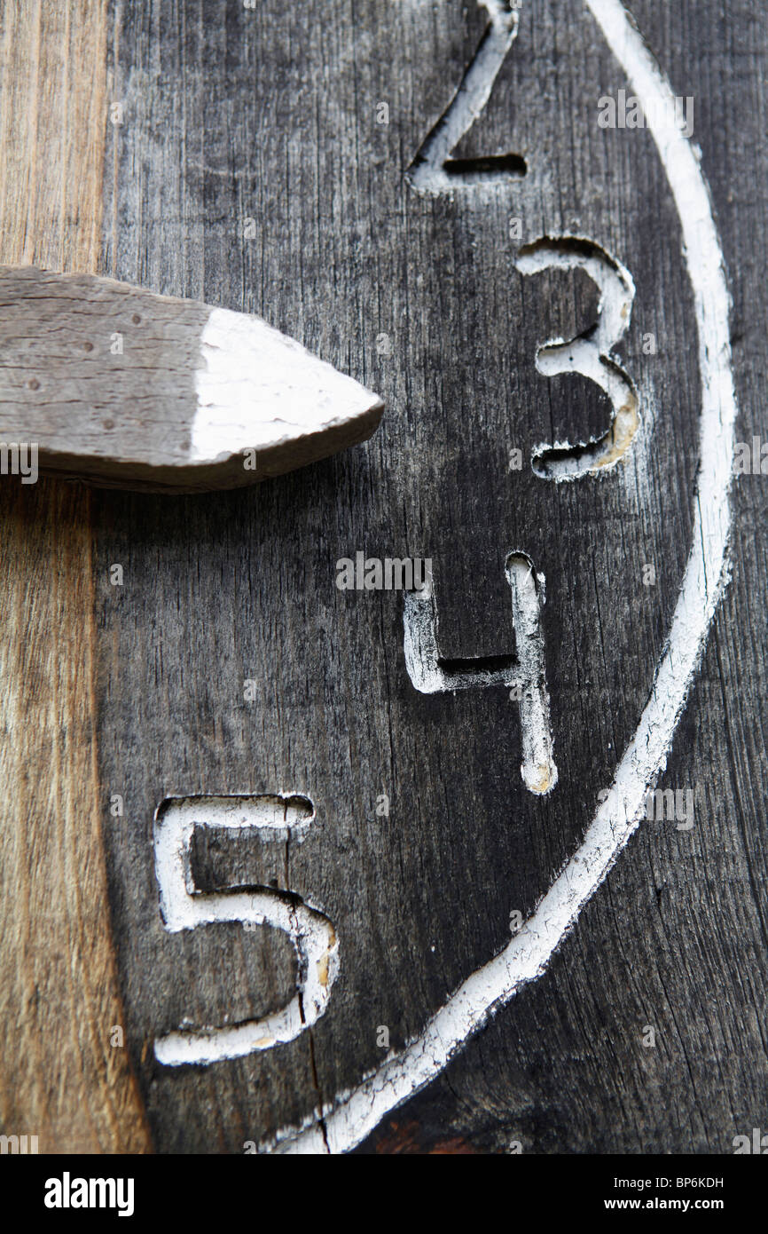 Clock vertical hi-res stock photography and images - Alamy
