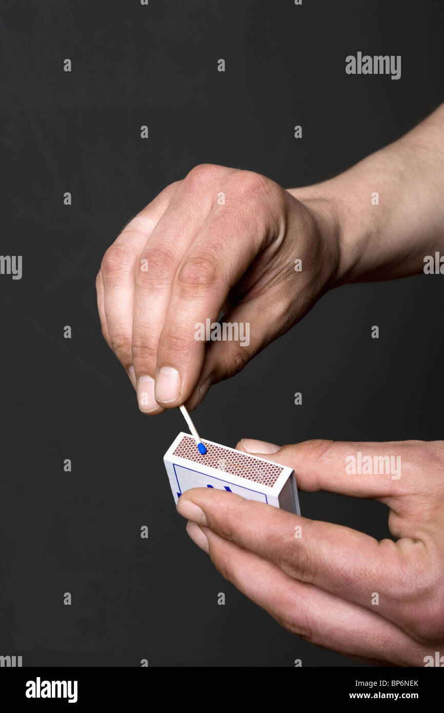 Lighting match hi-res stock photography and images - Alamy