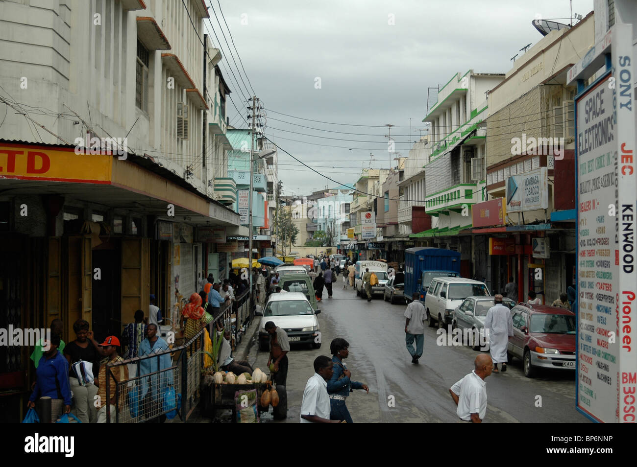 Downtown Mombasa street scene Stock Photo - Alamy