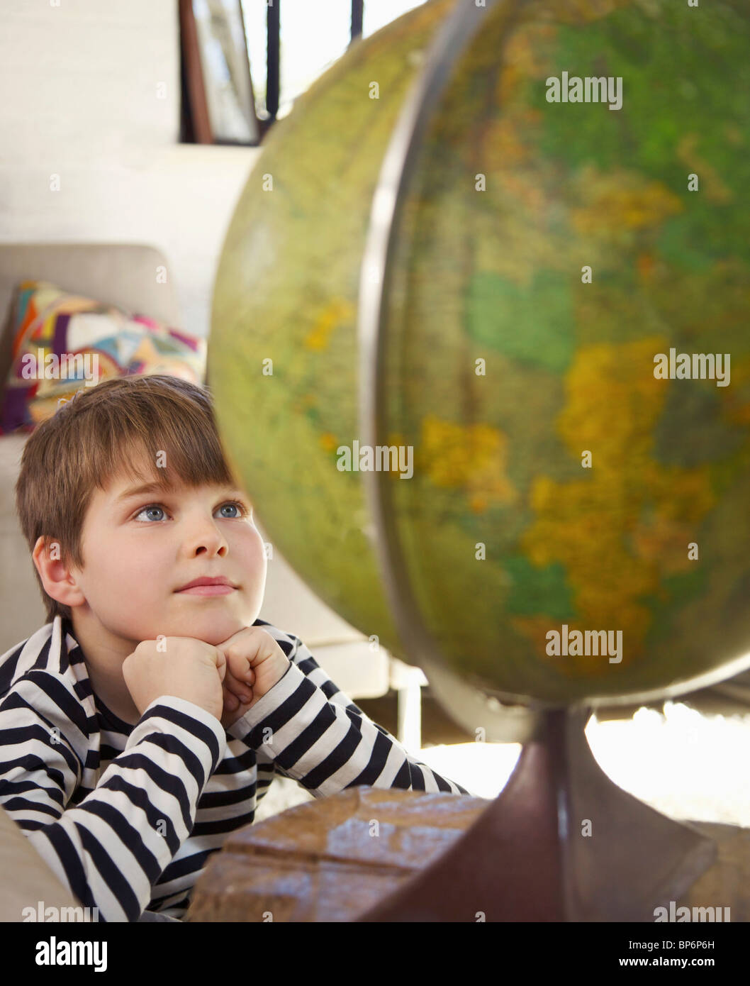 Uk on world globe hi-res stock photography and images - Alamy