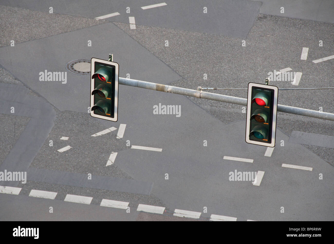 Stoplights hi-res stock photography and images - Alamy