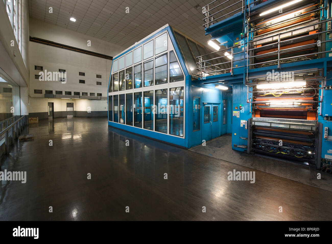 Empty newspaper warehouse hi-res stock photography and images - Alamy