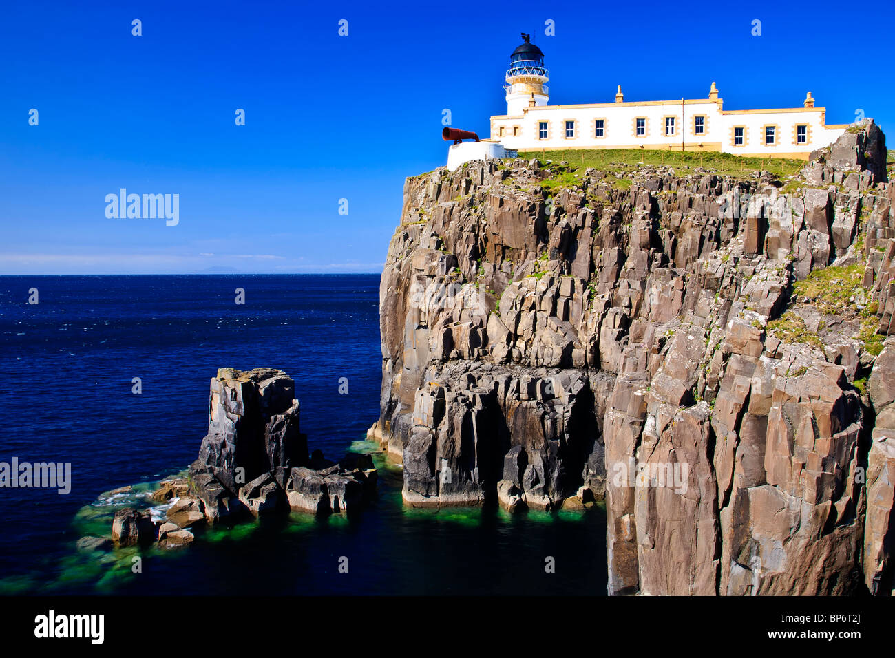 Blue sky over Neist point lighthouse, Isle of Skye Stock Photo - Alamy