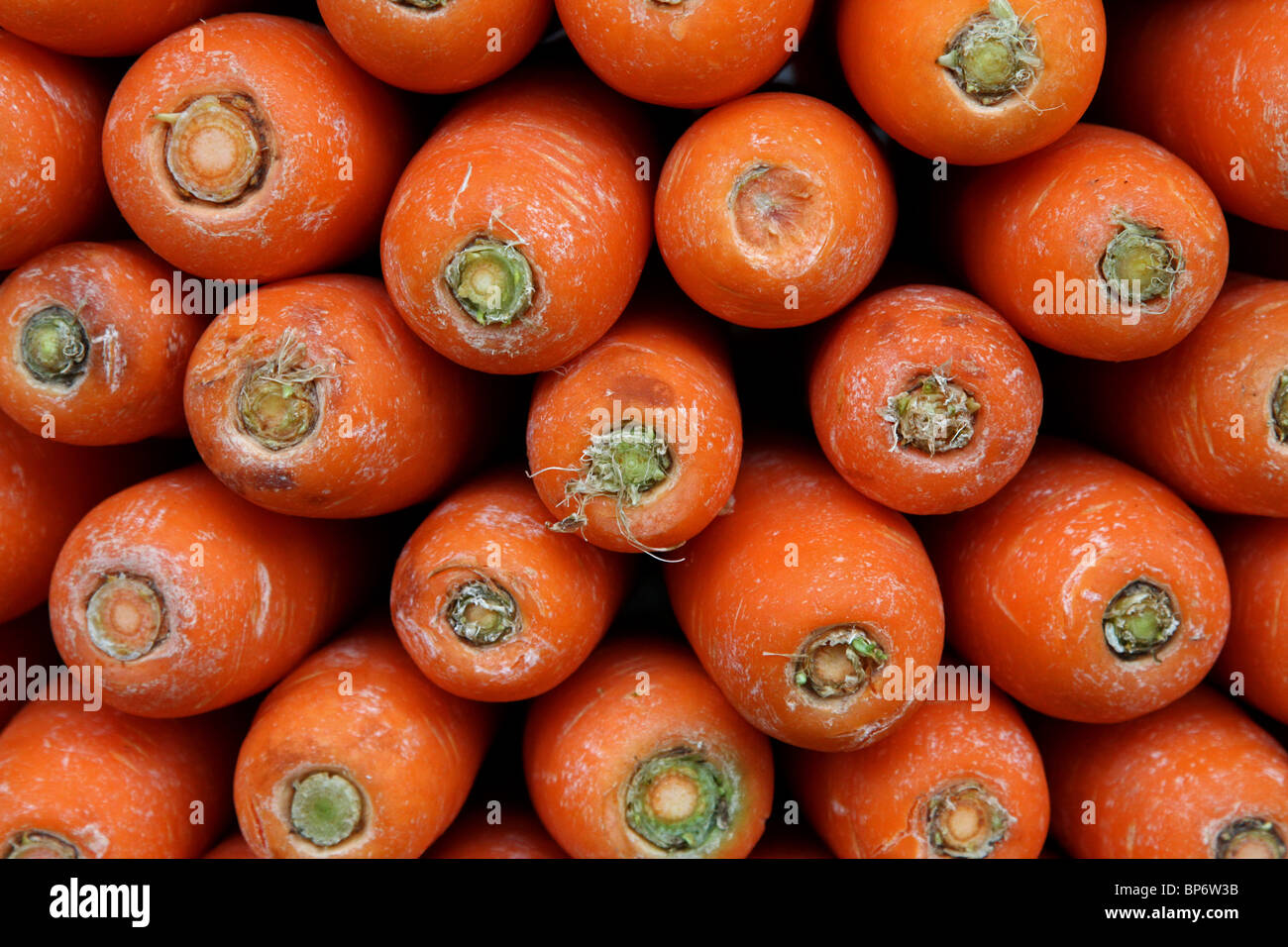 Carrot pile hi-res stock photography and images - Alamy