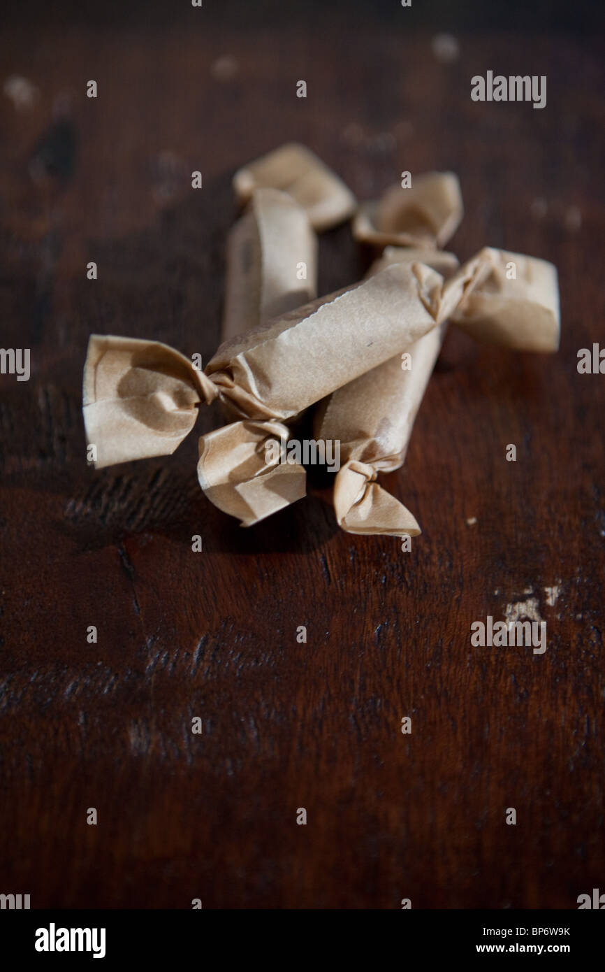 Wrapped candies hi-res stock photography and images - Alamy