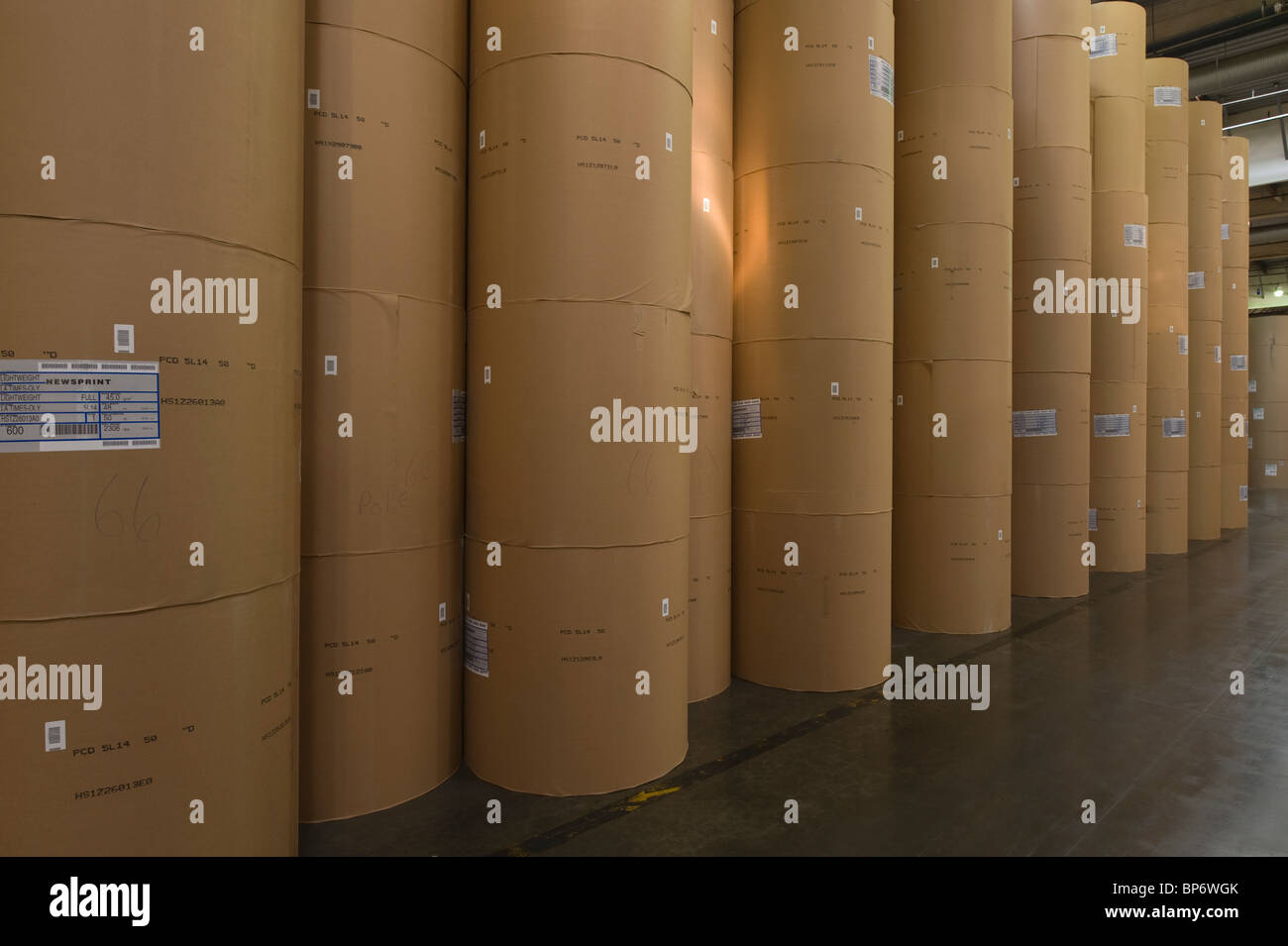 Newspaper print rolls hi-res stock photography and images - Alamy