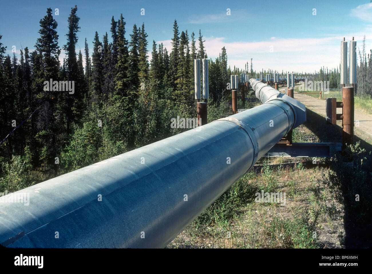 Alaska oil pipeline Stock Photo - Alamy