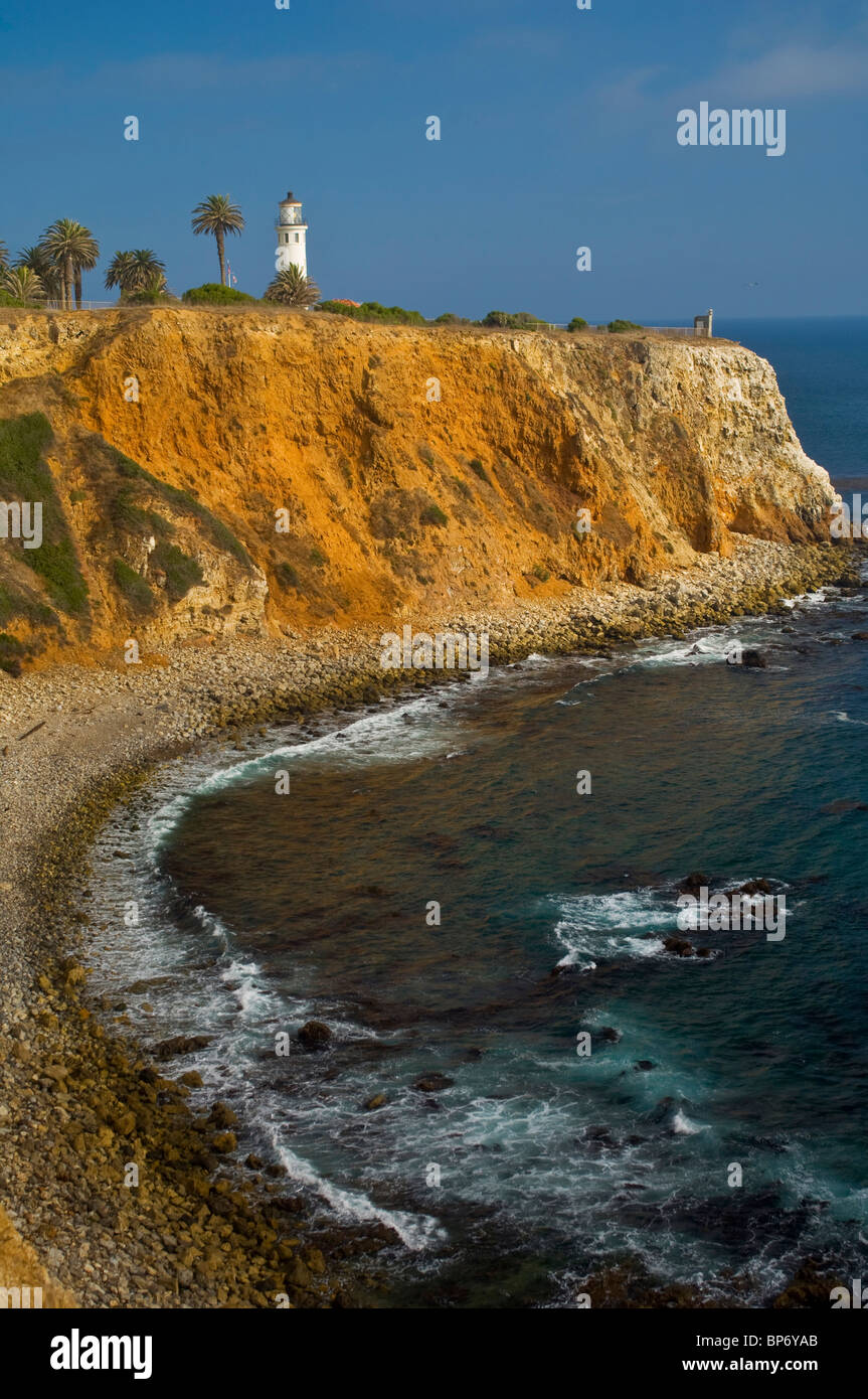 Point Vicente Lighthouse on top of coastal cliffs at Point Vicente, Palos Verdes Peninsula ...