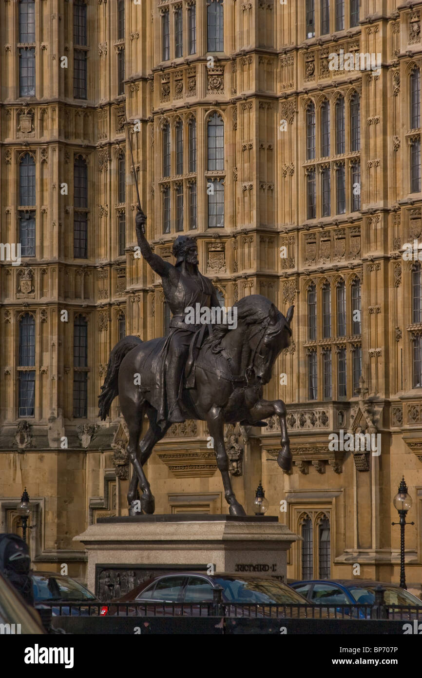 statue of Richard 1,king of England Stock Photo - Alamy