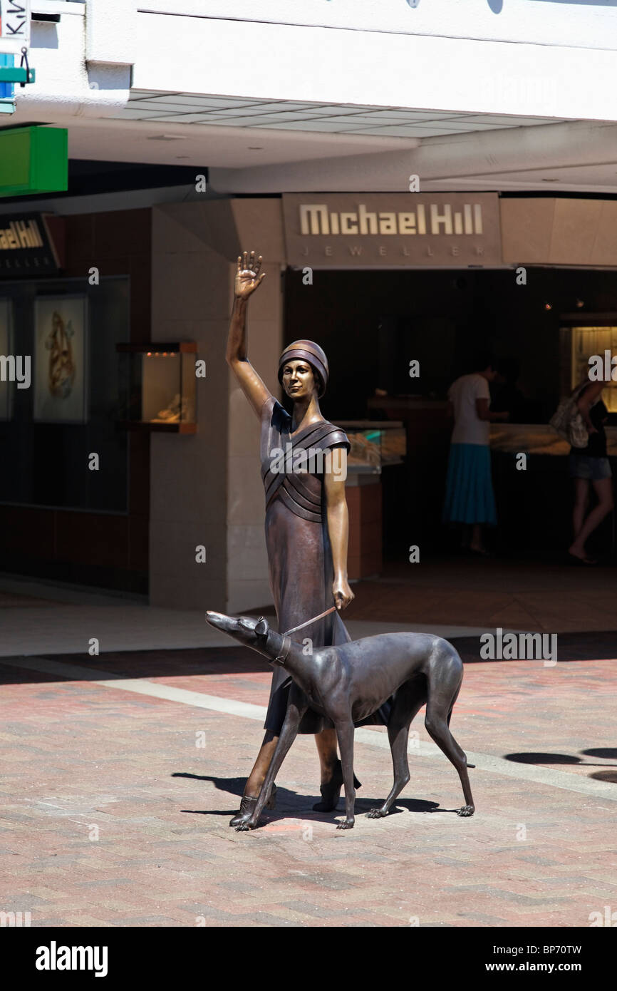 A life like bronze statue in Napier Stock Photo - Alamy