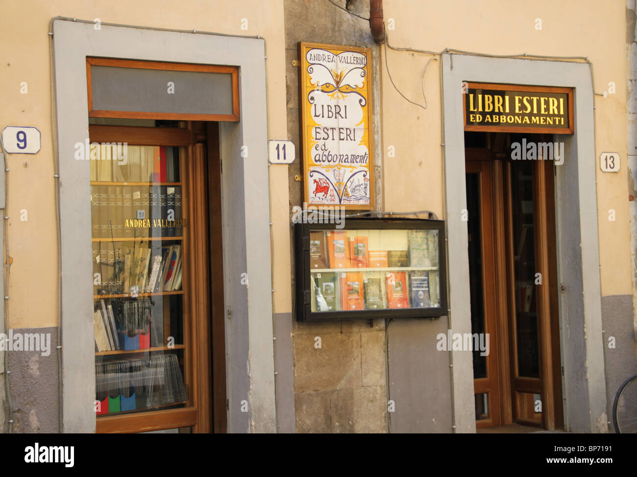 A book shop, Pisa, Tuscany, Italy Stock Photo - Alamy