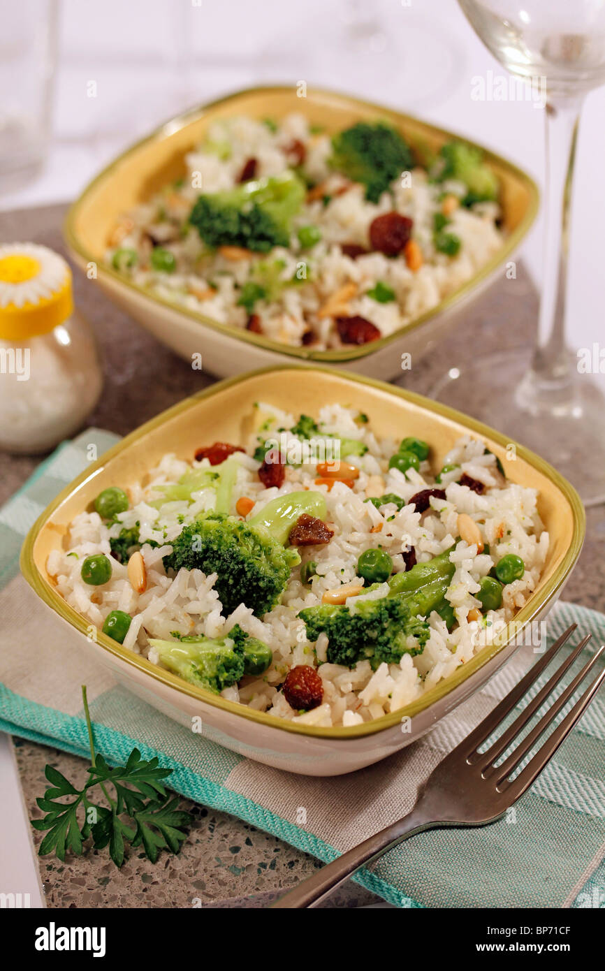 Rice with broccoli and pine nuts. Step by step: PP2J34-PP2J58-PP2J6C ...