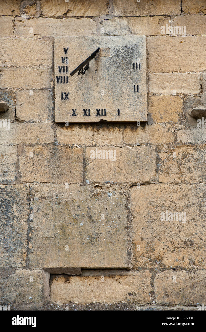 Sun dial with roman numerals hi-res stock photography and images - Alamy