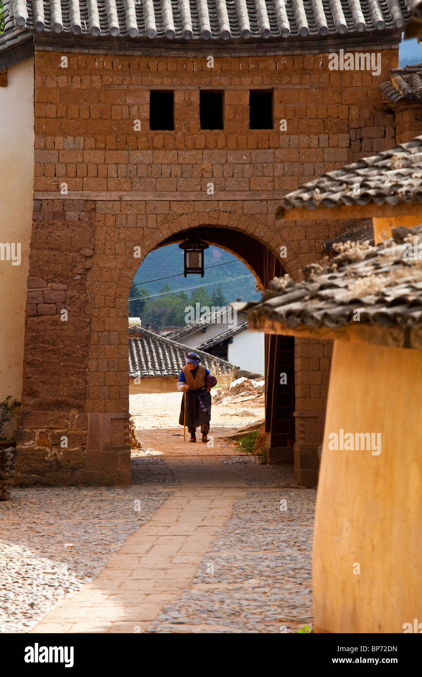 Old village gate hi-res stock photography and images - Alamy