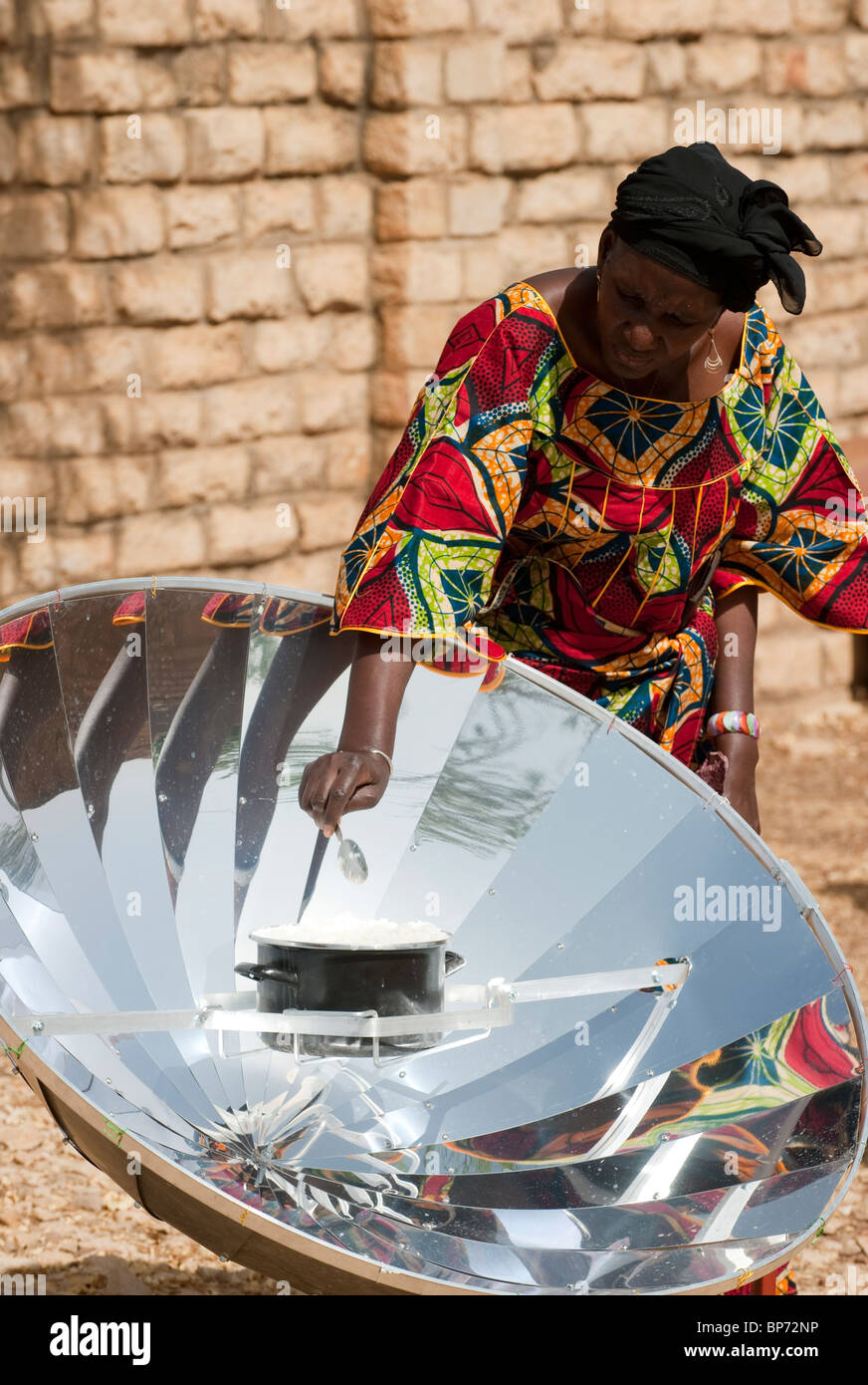 Mali village cook not house not well hi-res stock photography and ...