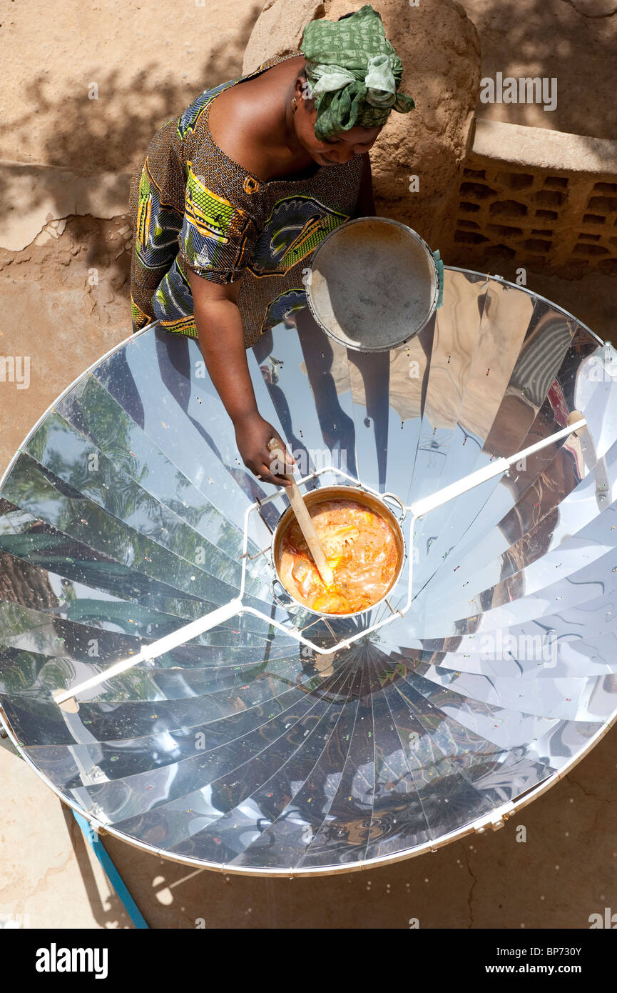 West Africa Mali Bandiagara in Dogon land, woman with solar cooker ...