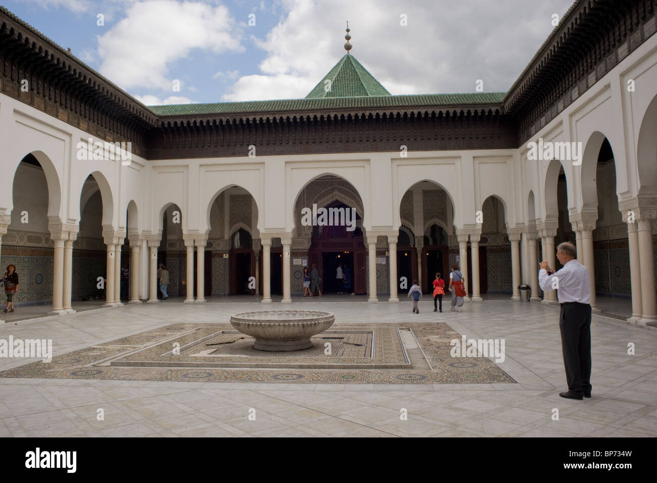 The Grand Mosque Of Paris High Resolution Stock Photography and Images ...