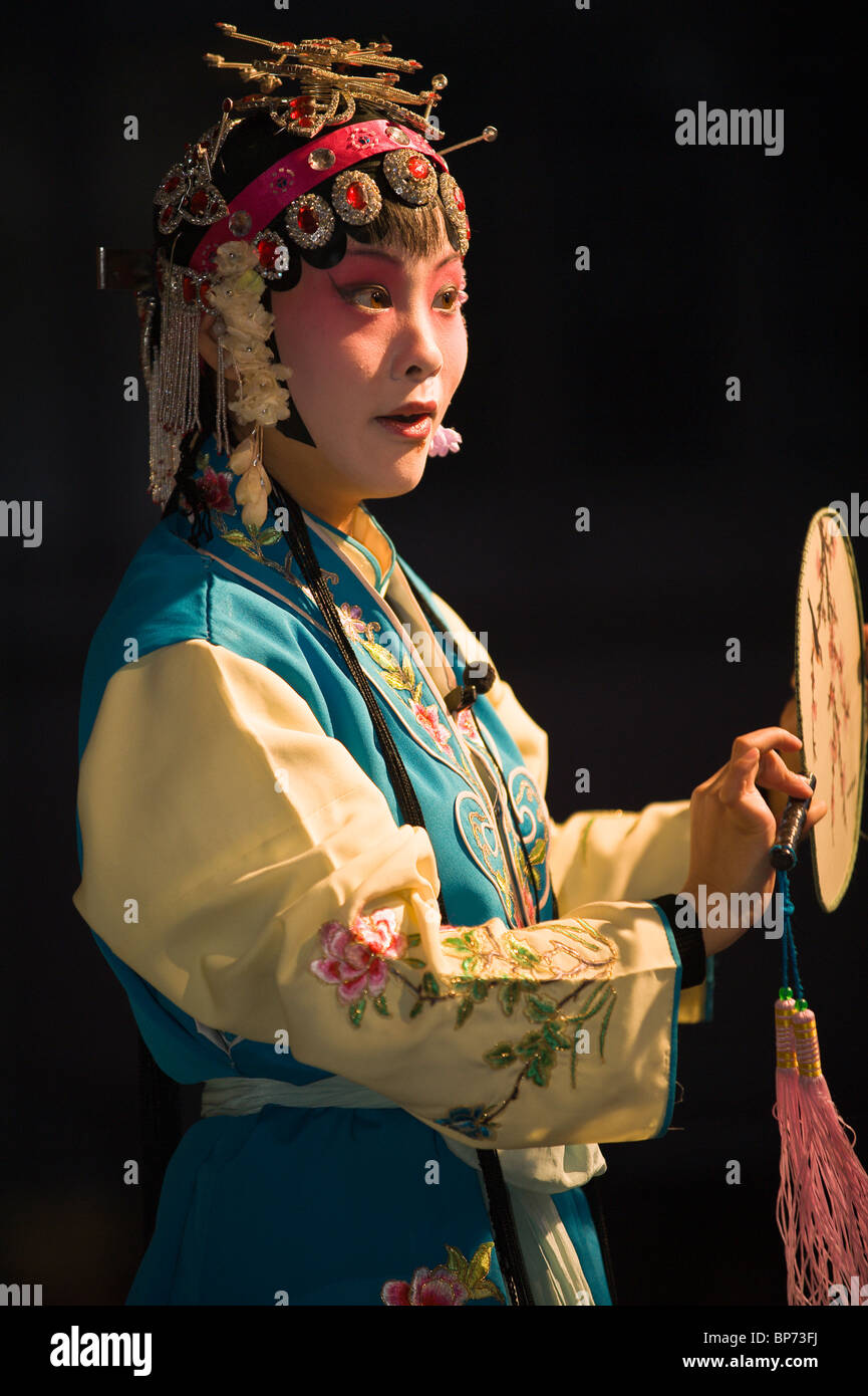 Actor in play hi-res stock photography and images - Alamy