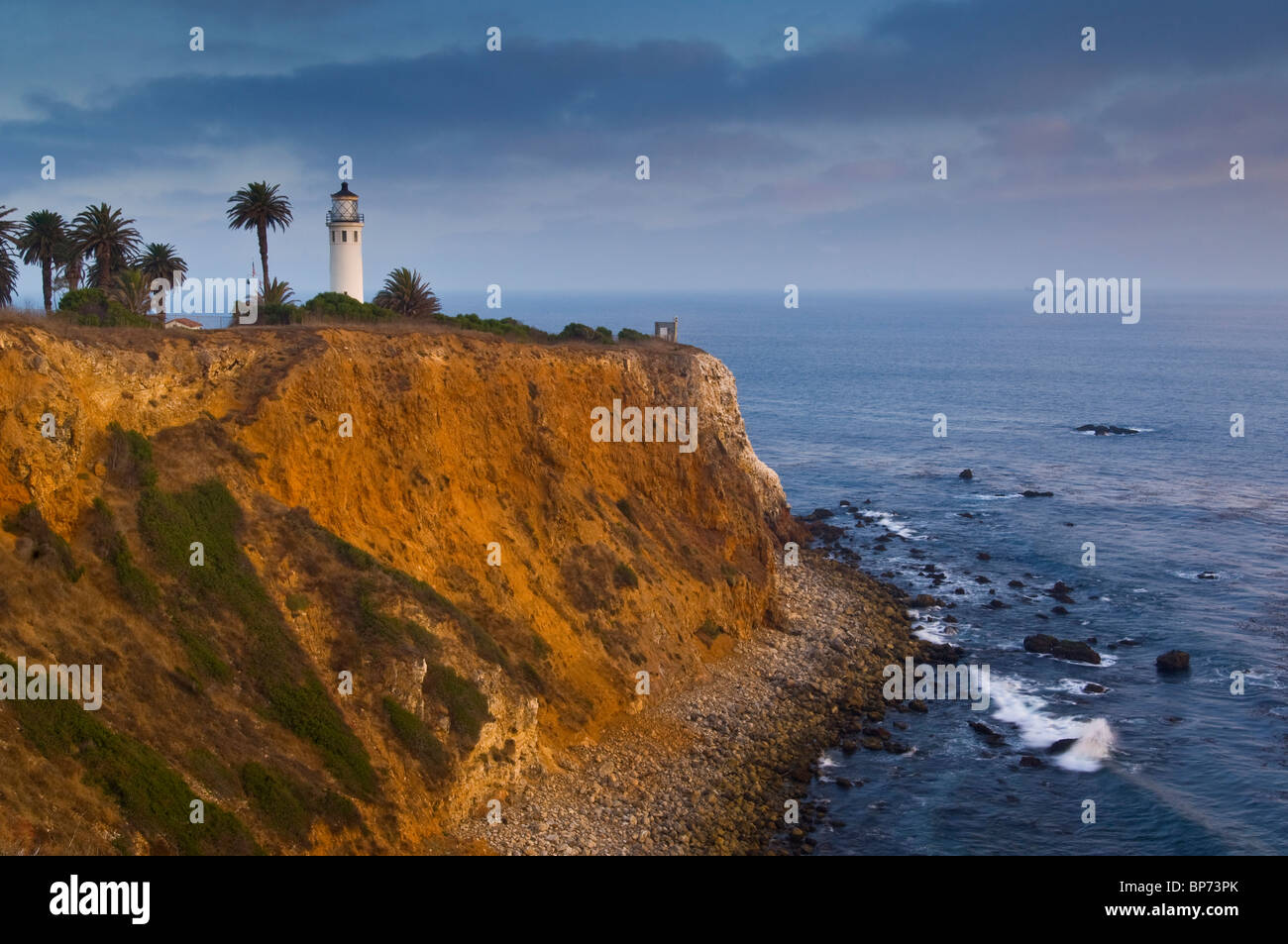 Point Vicente Lighthouse on top of coastal cliffs at Point Vicente, Palos Verdes Peninsula ...