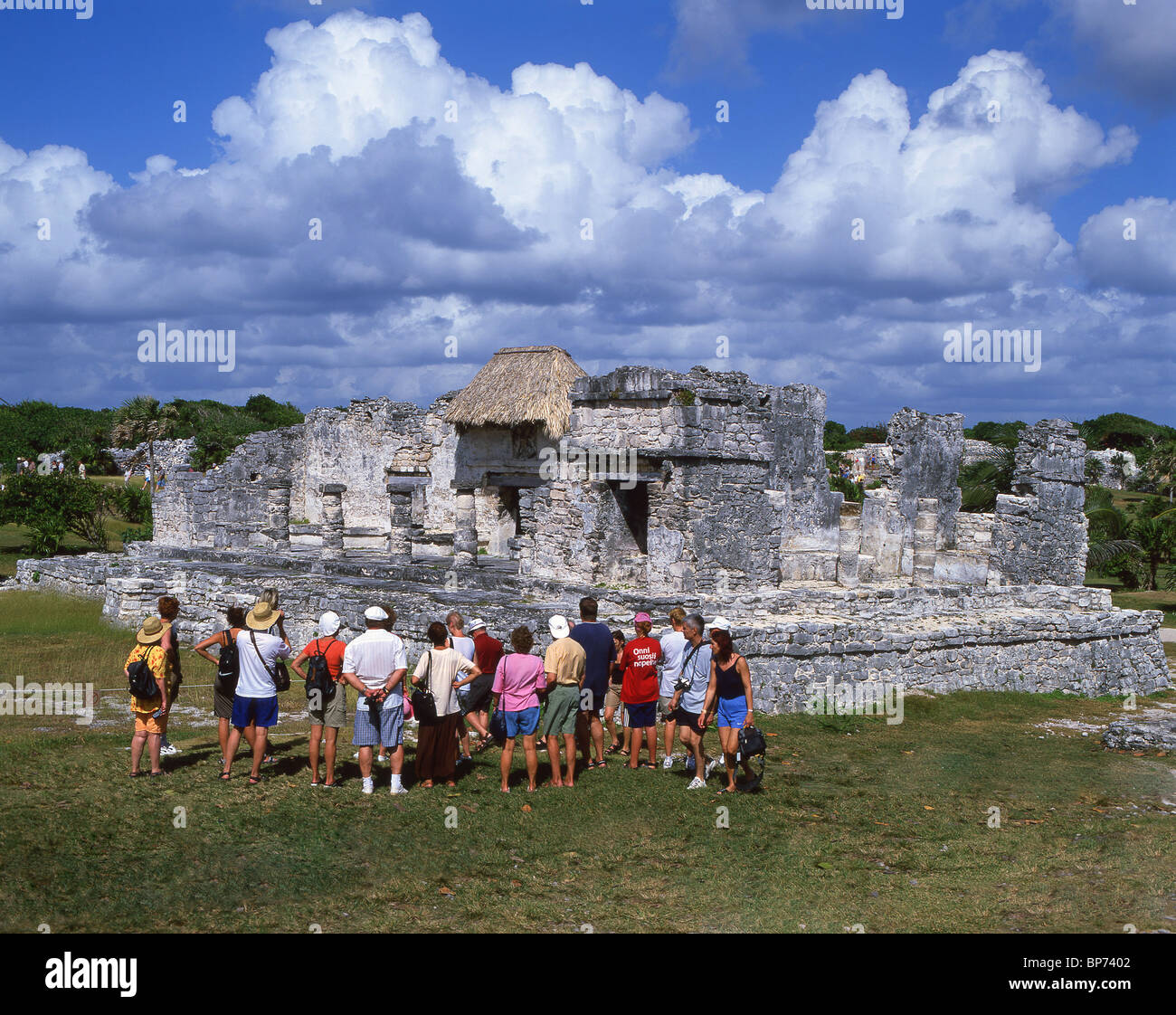 Tour group by Mayan Temple archaelogical site, Tulum, Quintana Roo ...