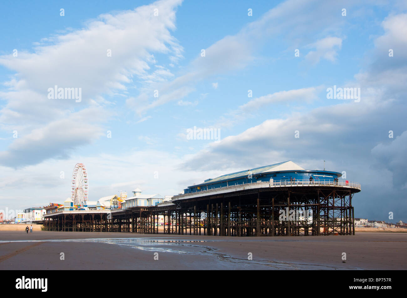 Blackpool south pier hi-res stock photography and images - Alamy