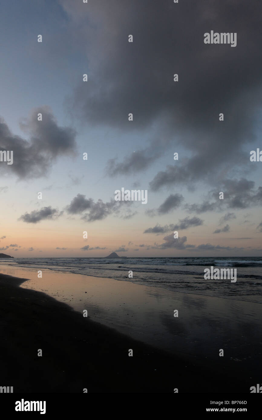 Sunset views ove Ohope beach, Whakatane Stock Photo - Alamy