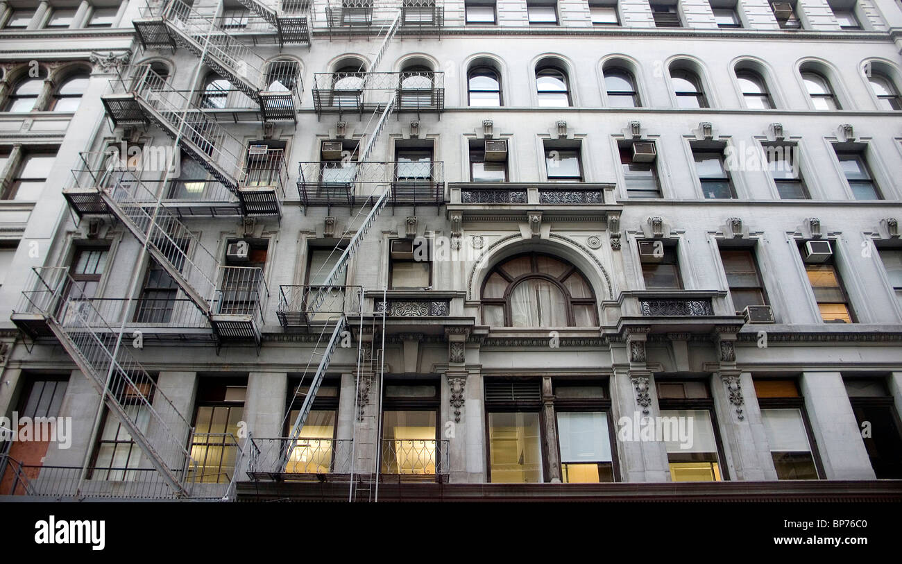 Six story building hi-res stock photography and images - Alamy